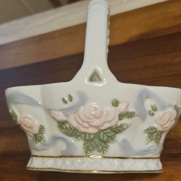Princess House | Accents | Porcelain Basket Roses And Green Leaves ...